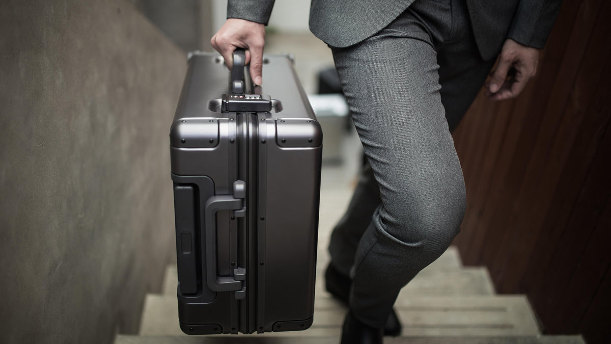 Hard Shell Business Suitcases & Backpacks | Level8: Travel with Style ...